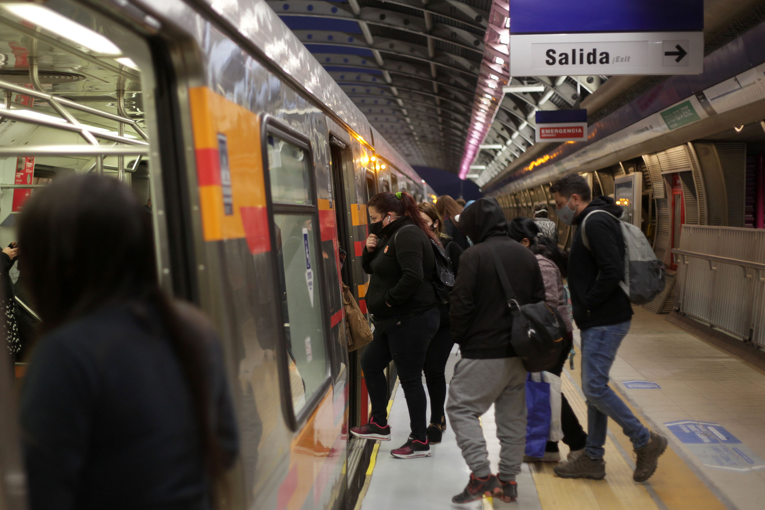 Metro reabrió tres estaciones de Línea 4: Favorecen a 360 mil personas