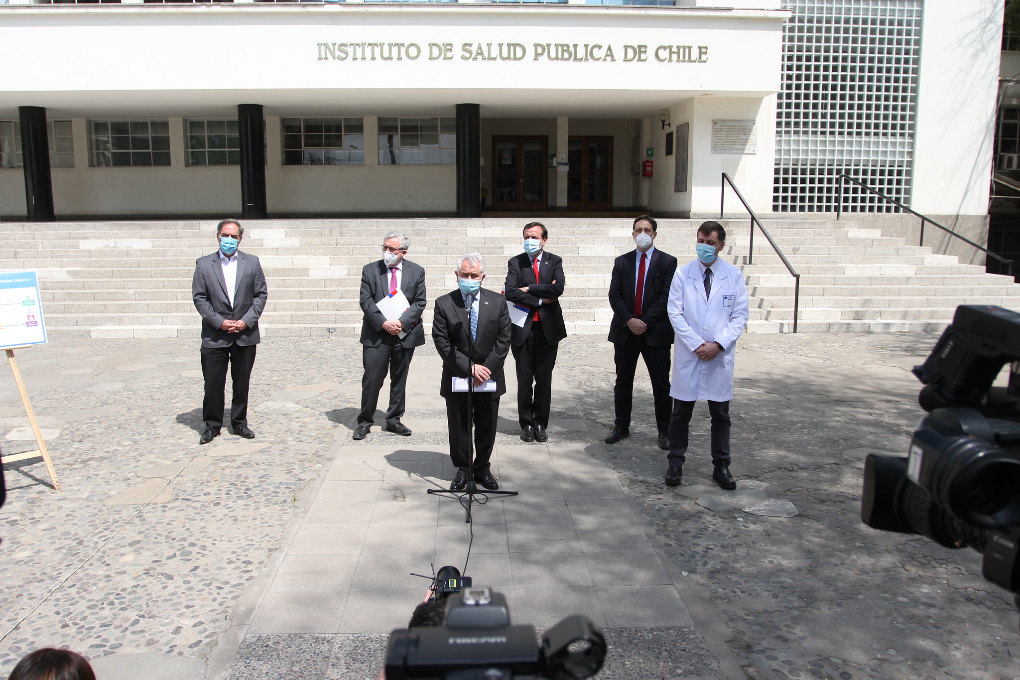 ISP autoriza desarrollo de dos estudios clínicos de vacunas contra el ...