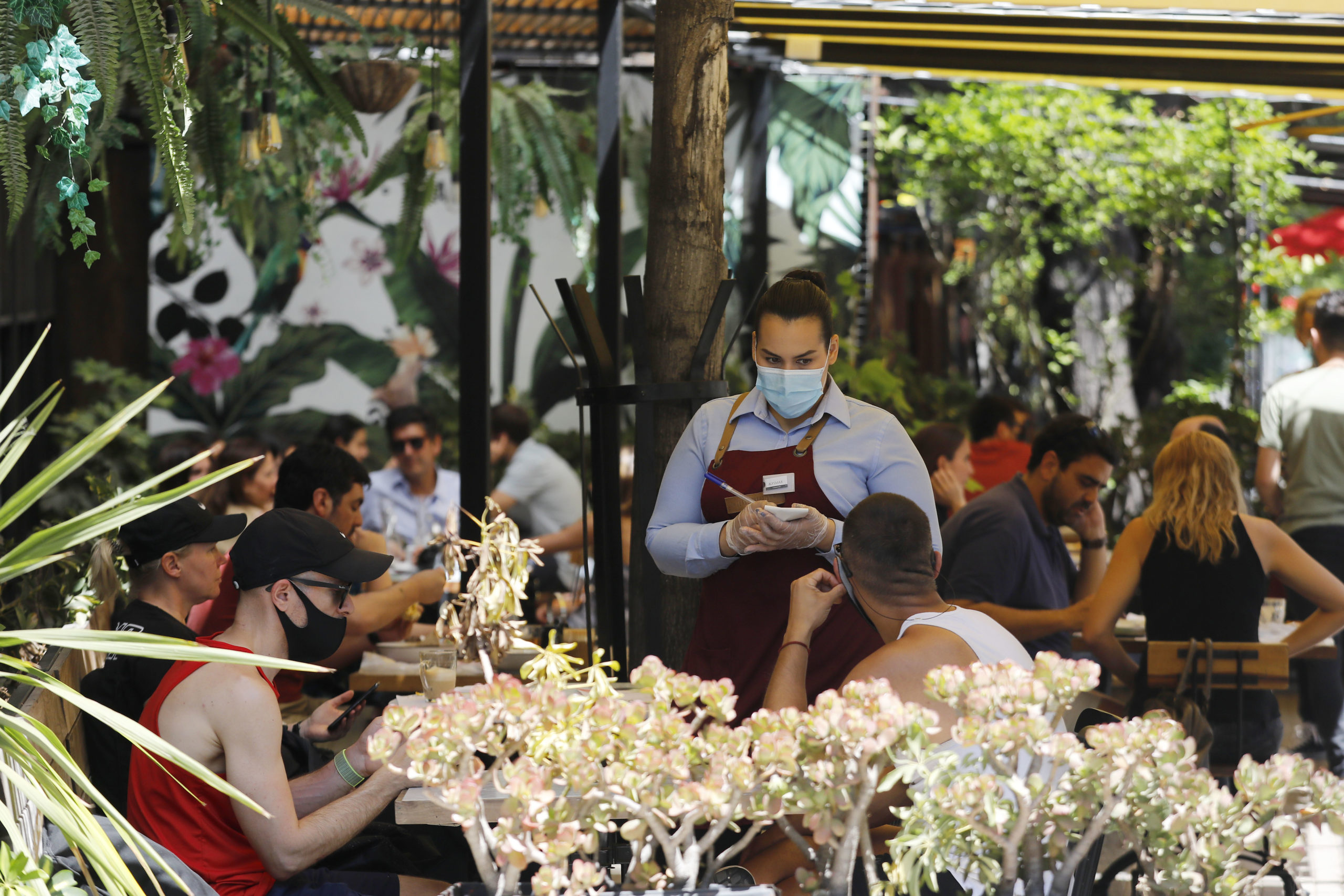 26 comunas de la RM en fase 4: este lunes avanzaron Independencia, Las ...