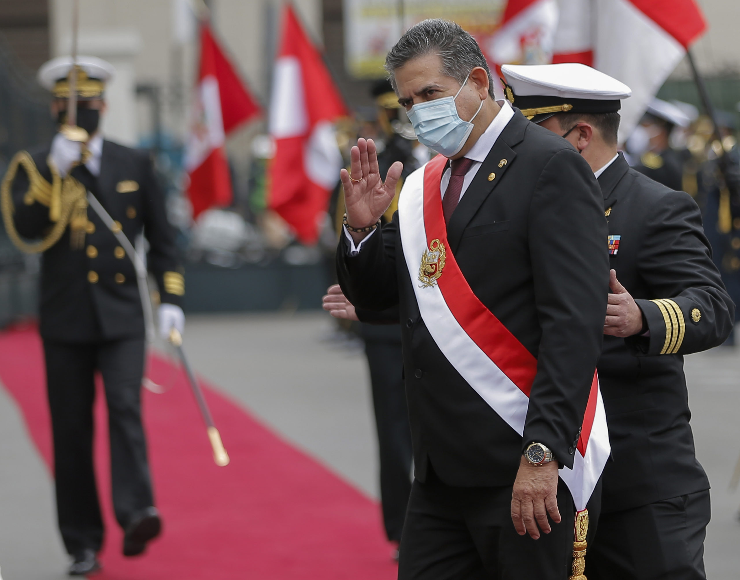 Congreso peruano inicia reunión mientras crece presión por renuncia de ...