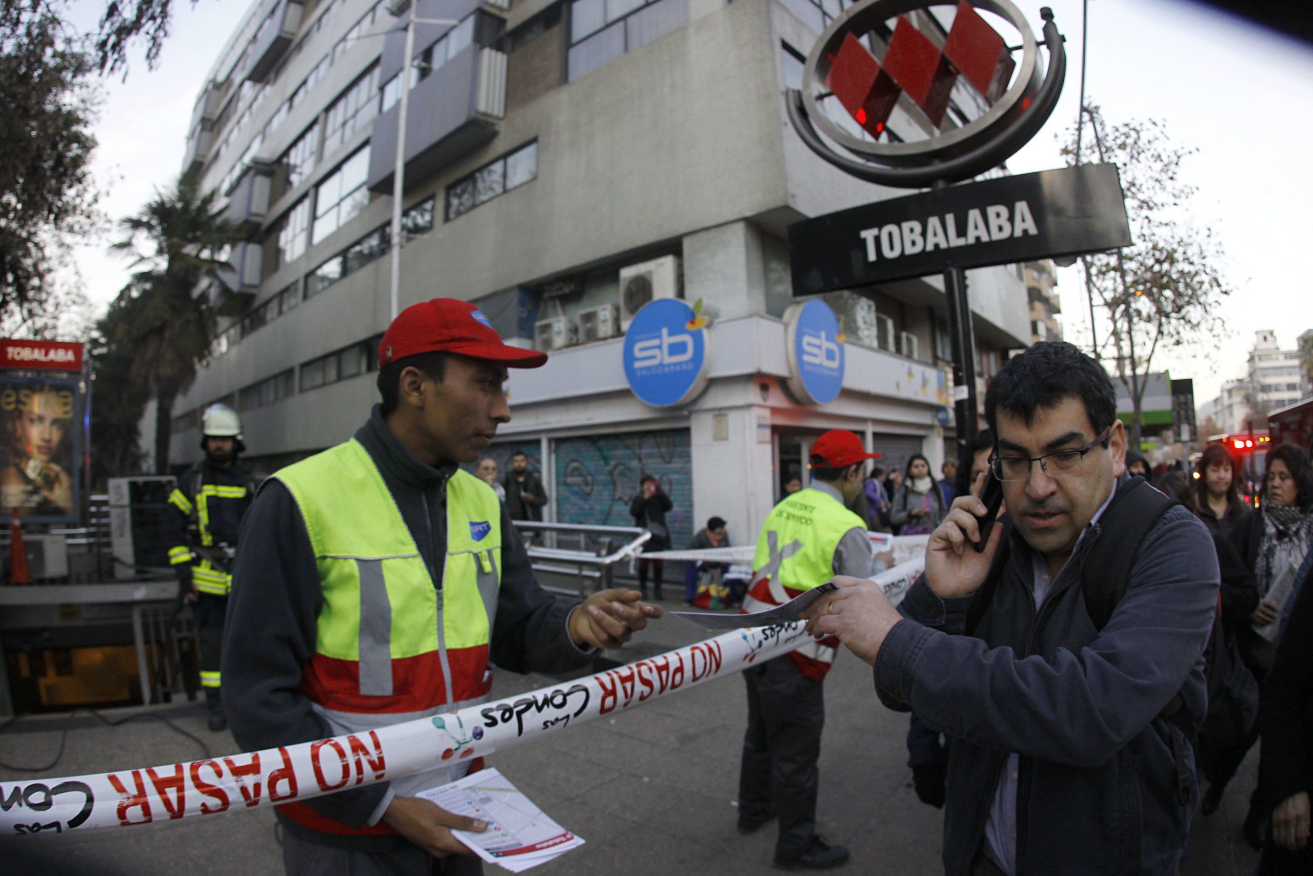 VIDEOS | Así se vivió el pánico en la estación Tobalaba del Metro