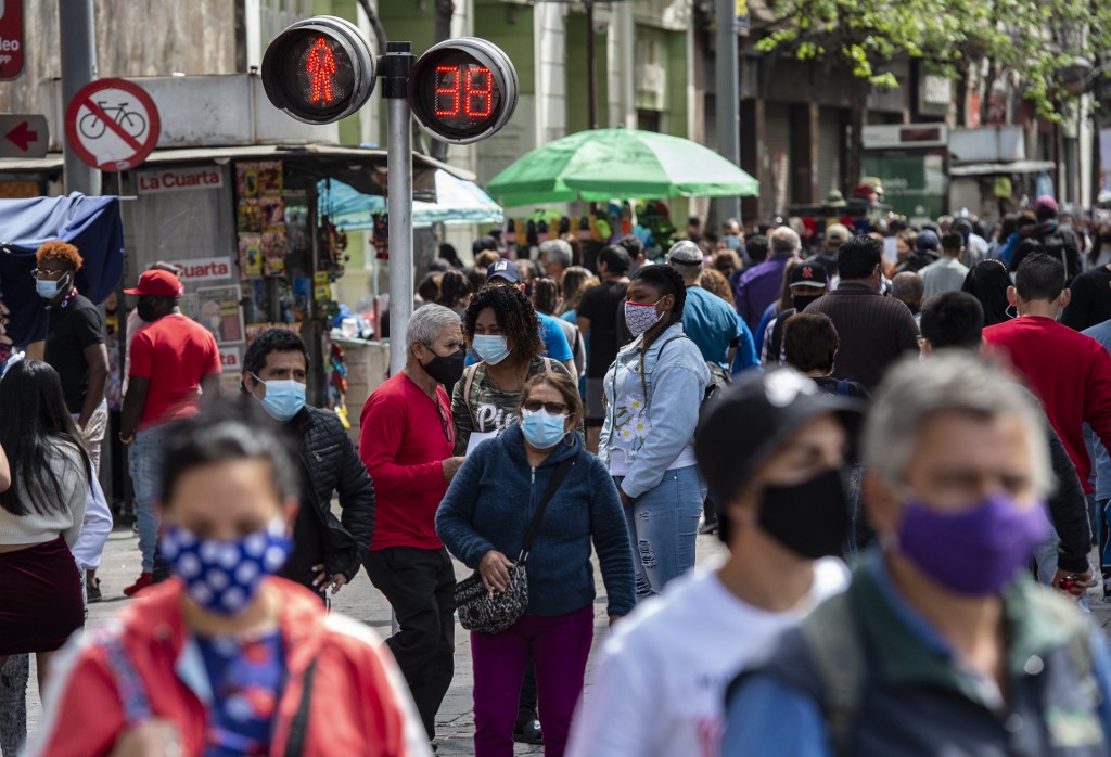 OCDE: Chile se contraerá 6% en 2020 por la pandemia, la peor cifra en ...
