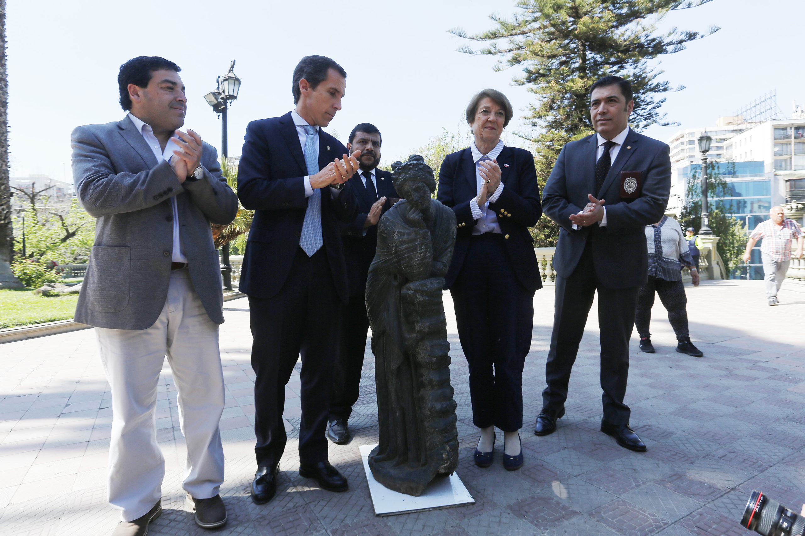 PDI devolvió otra de las esculturas robadas que estaban en fundo de ... PDI devolvió otra de las esculturas robadas que estaban en fundo de ...