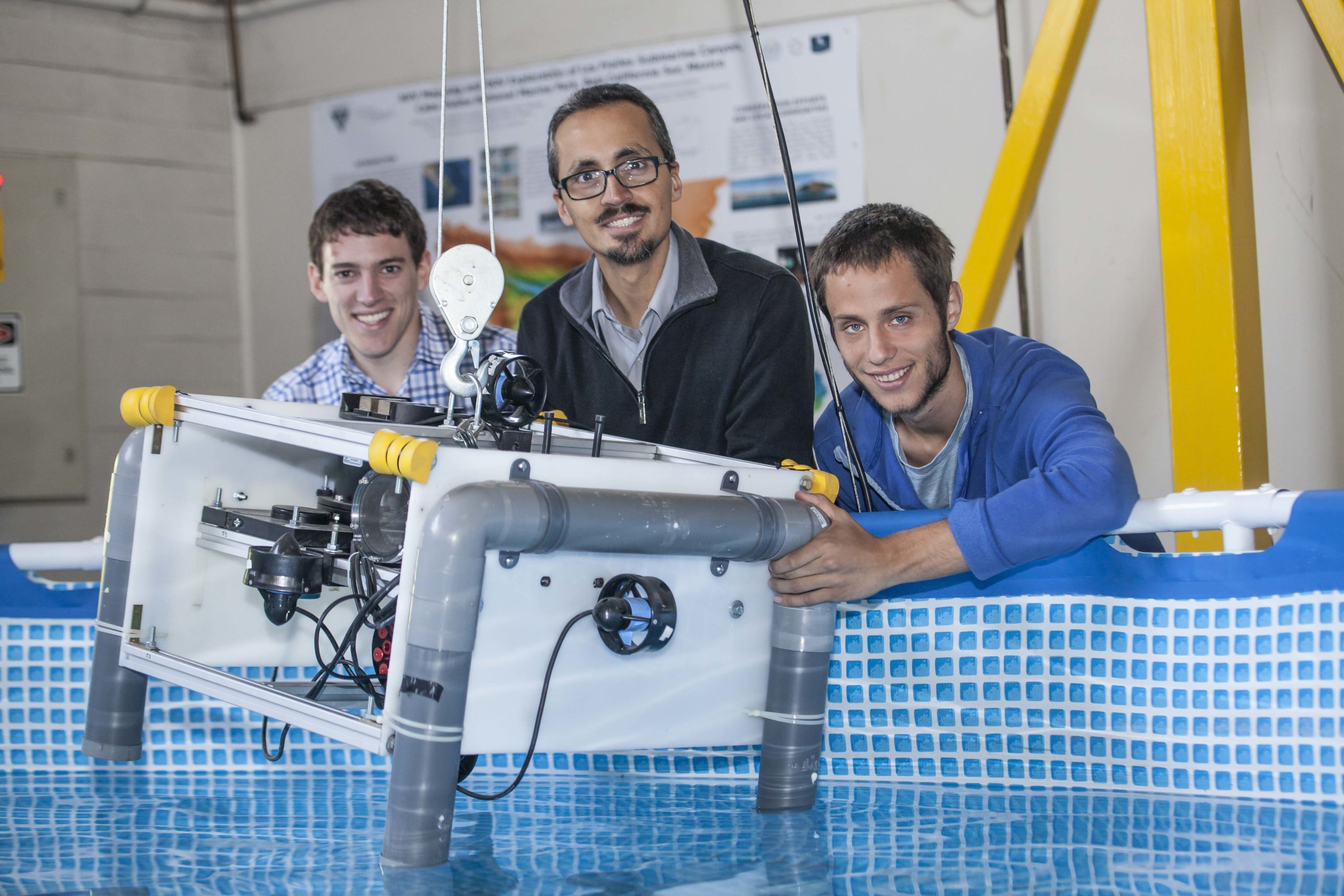 Chilenos crean el primer robot científico-submarino de bajo costo
