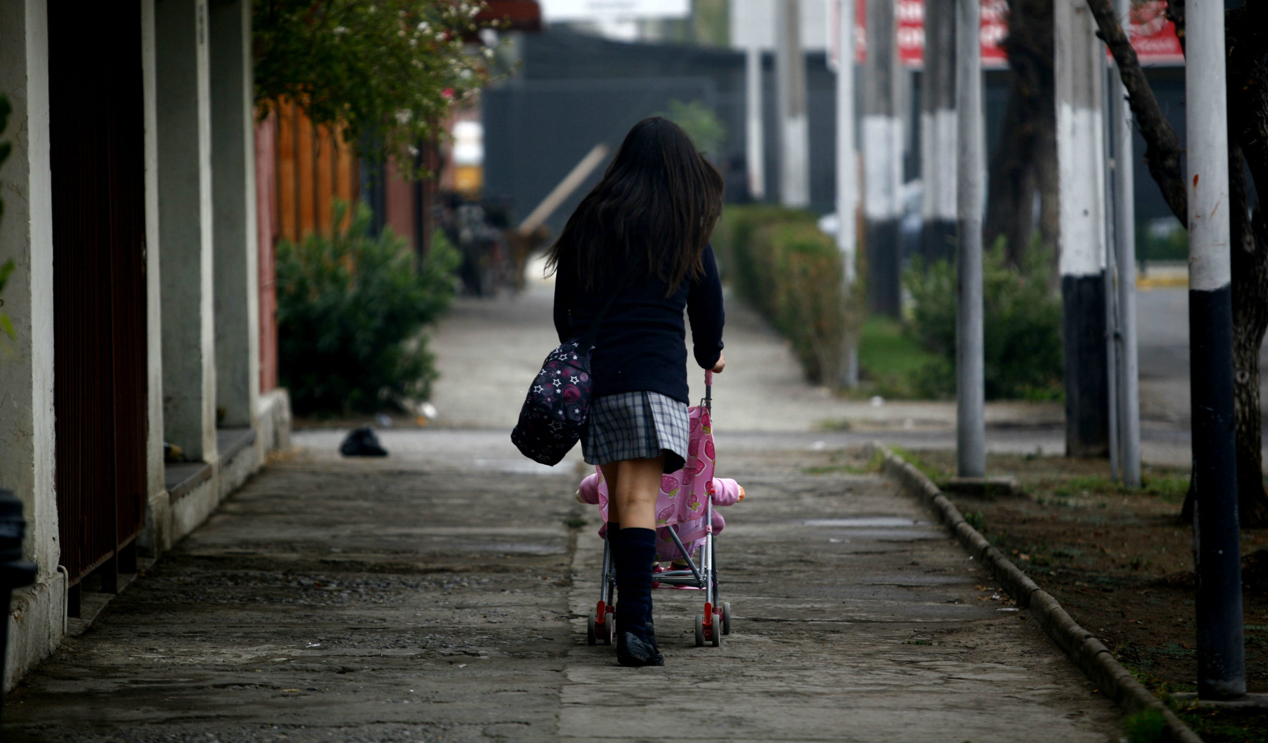 Embarazos adolescentes: riesgos y consecuencias Embarazos adolescentes: riesgos y consecuencias