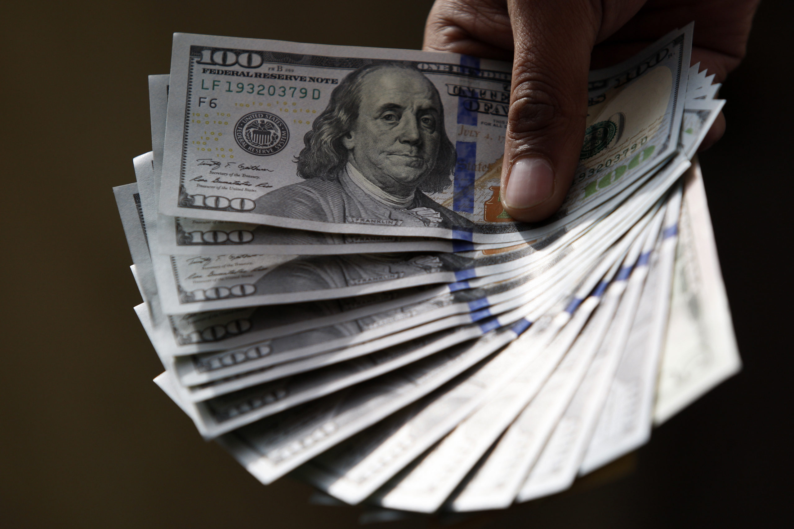 D lar Sigue Imparable La Divisa Estadounidense Super Los 940 Este Martes