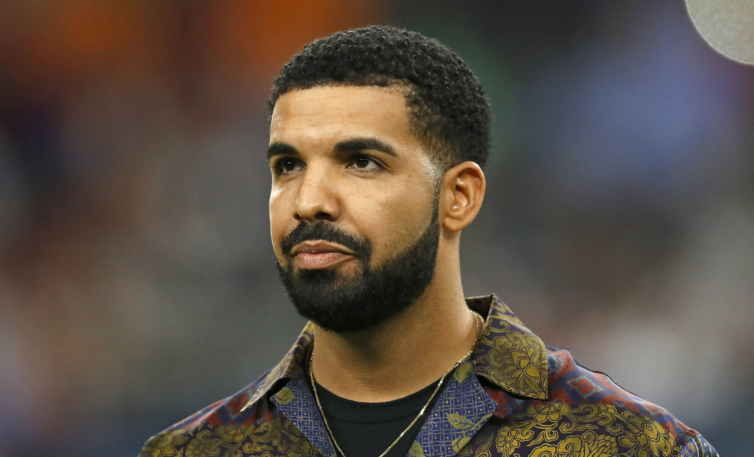 Drake regala un millón de dólares en el video de “God’s Plan”