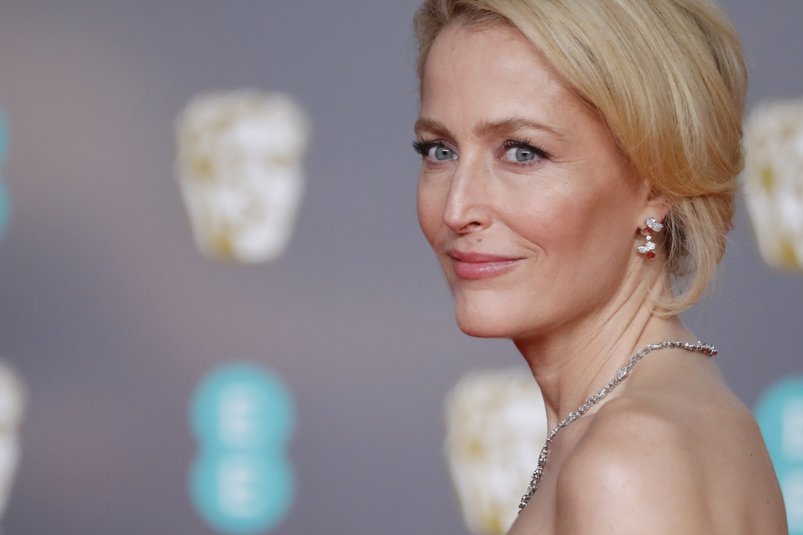 “The Crown”: Revelan primeras imágenes de Gillian Anderson ...