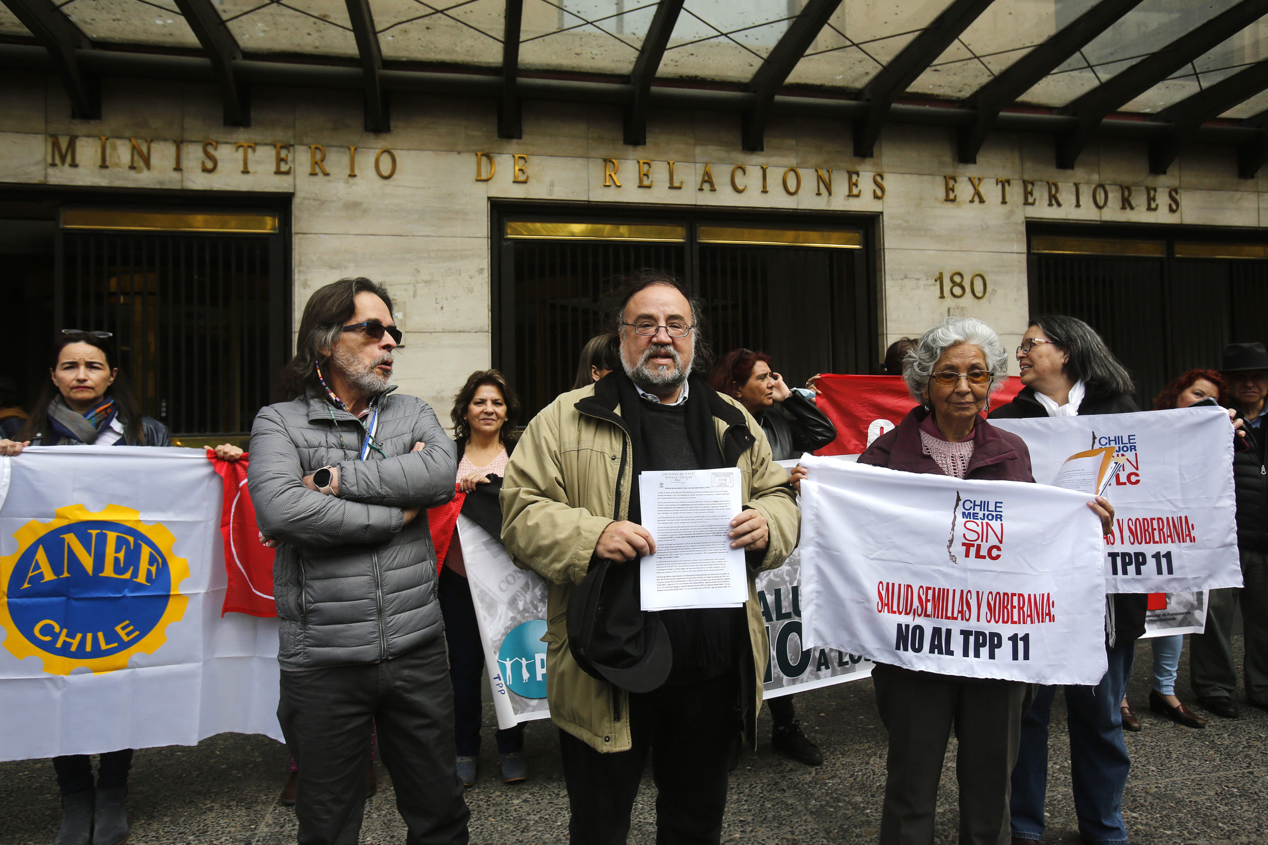 Organizaciones sociales instan a Boric a que retire de discusión el TPP-11