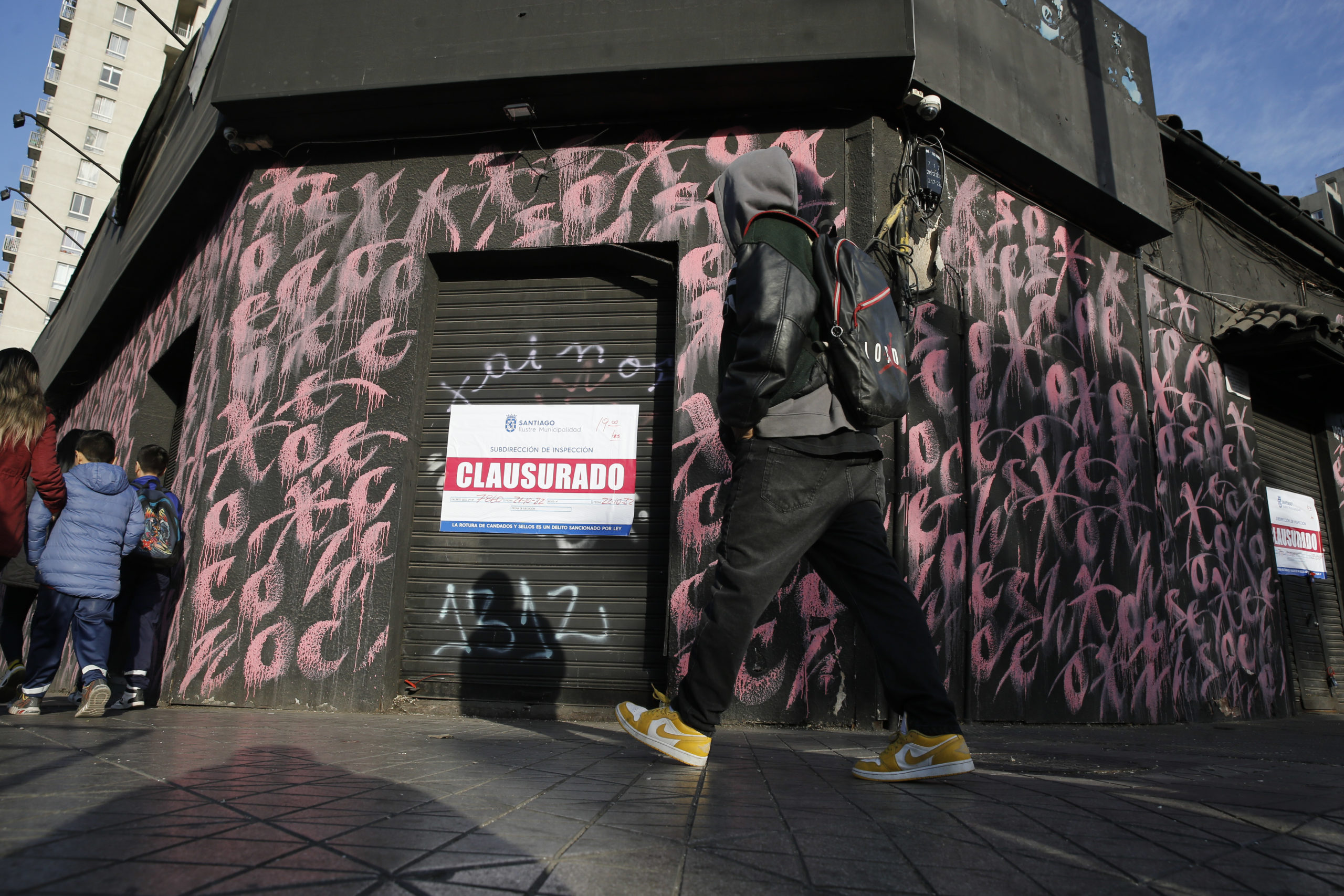 Municipalidad de Santiago clausuró la discoteca Club Matta