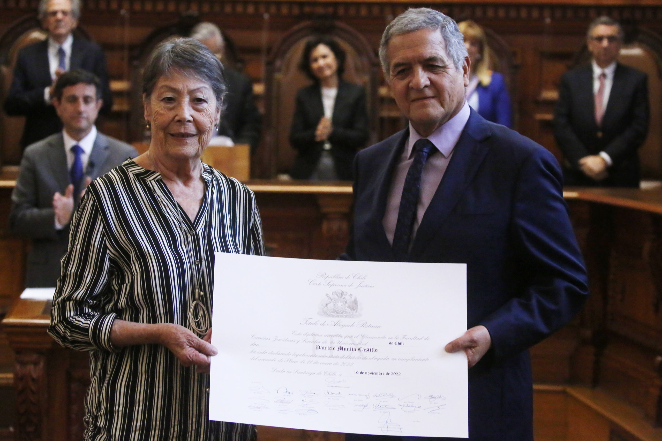 Corte Suprema otorgó títulos póstumos de abogado a familiares de DDDD