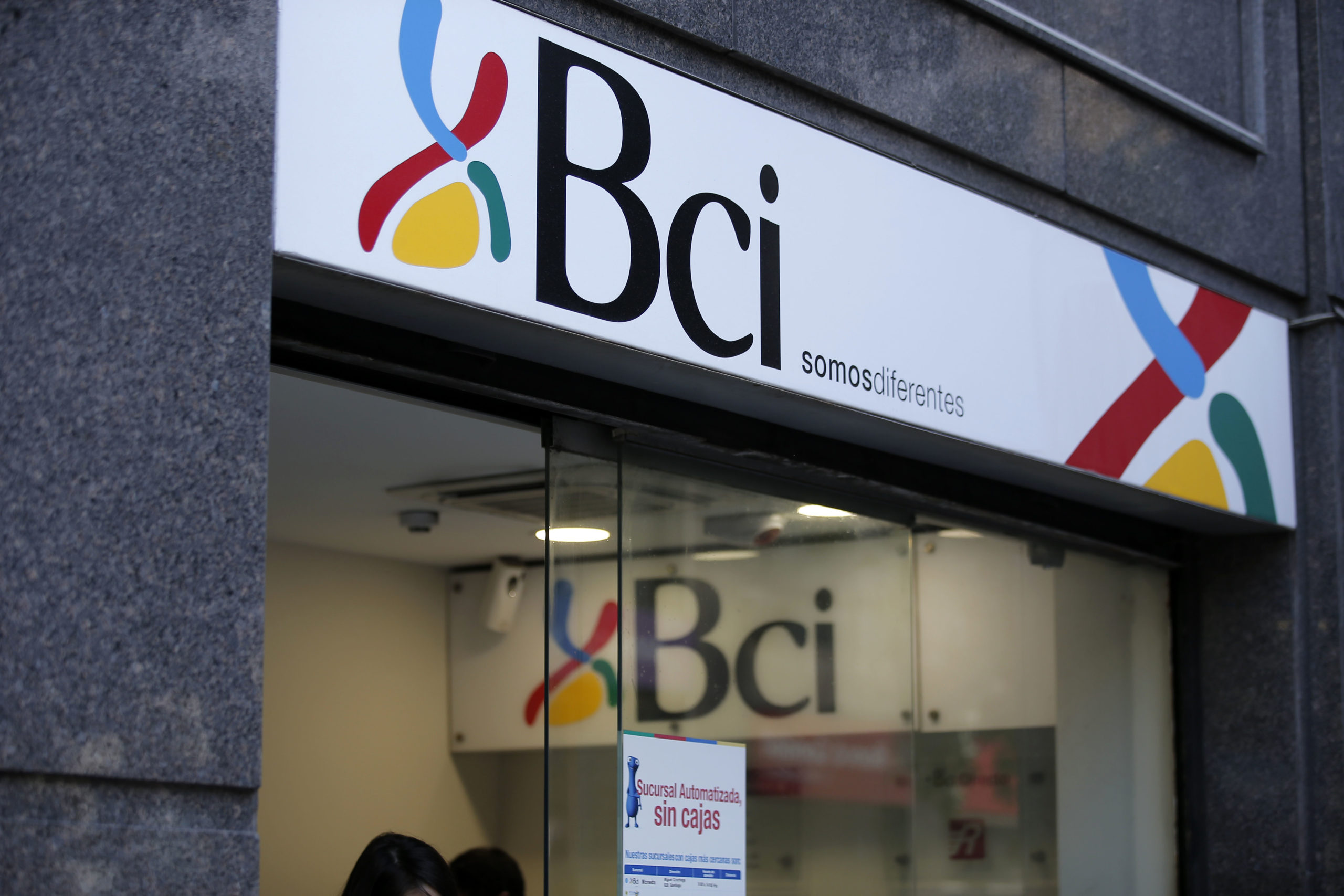 BCI tendrá que devolver más de $7.200 millones a clientes por cobros ...