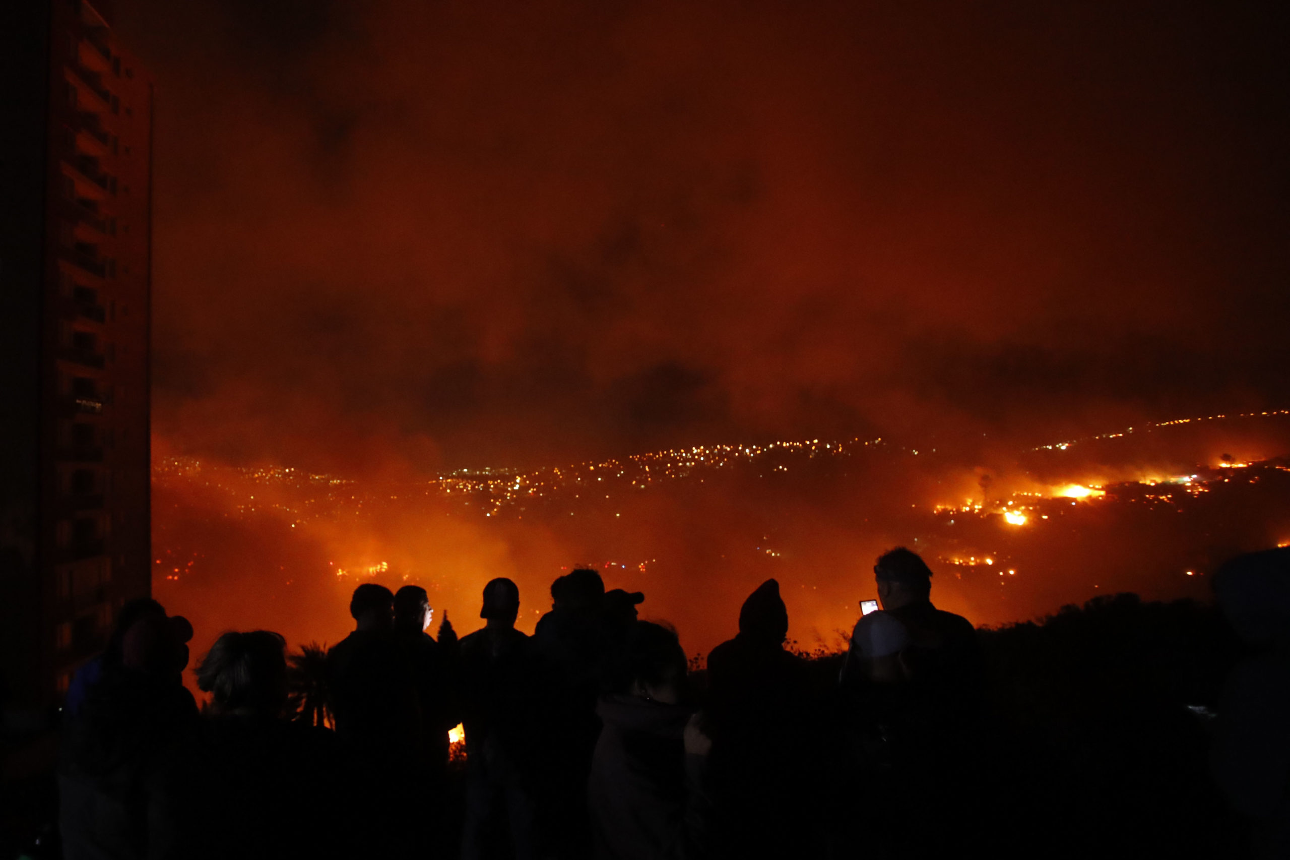 Futbolista Jorge Romo perdió su casa por incendio en Viña del Mar
