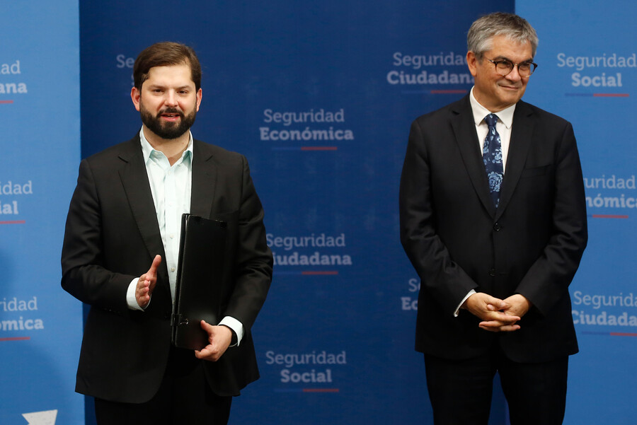 Gobierno logró tras diez años superávit fiscal en 2022 en el marco de ...