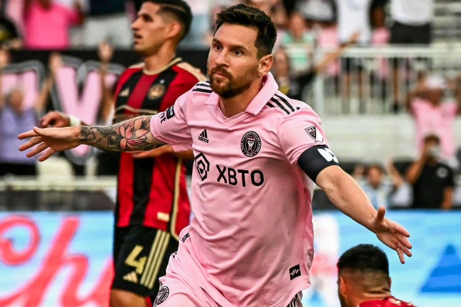 Messi brilla en su primer partido como titular y anota un doblete en goleada del Inter Miami ...