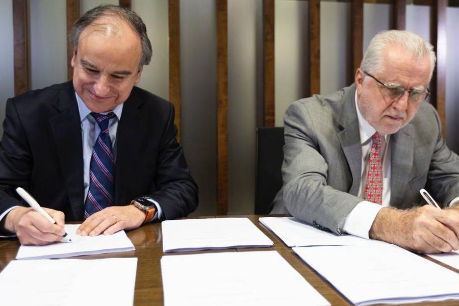 Codelco y SQM firman acuerdo para explotación del litio en el Salar de Atacama