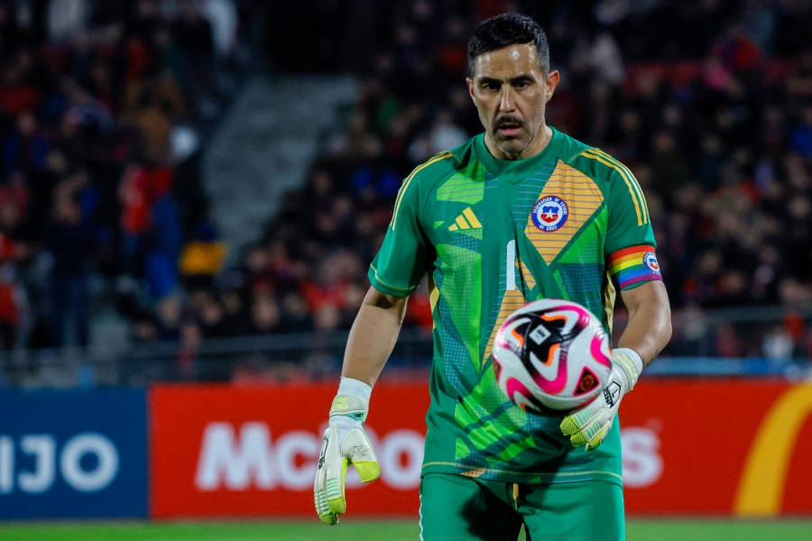 Claudio Bravo llama a la calma tras su lesión: “No es nada preocupante” Claudio Bravo llama a la calma tras su lesión: “No es nada preocupante”
