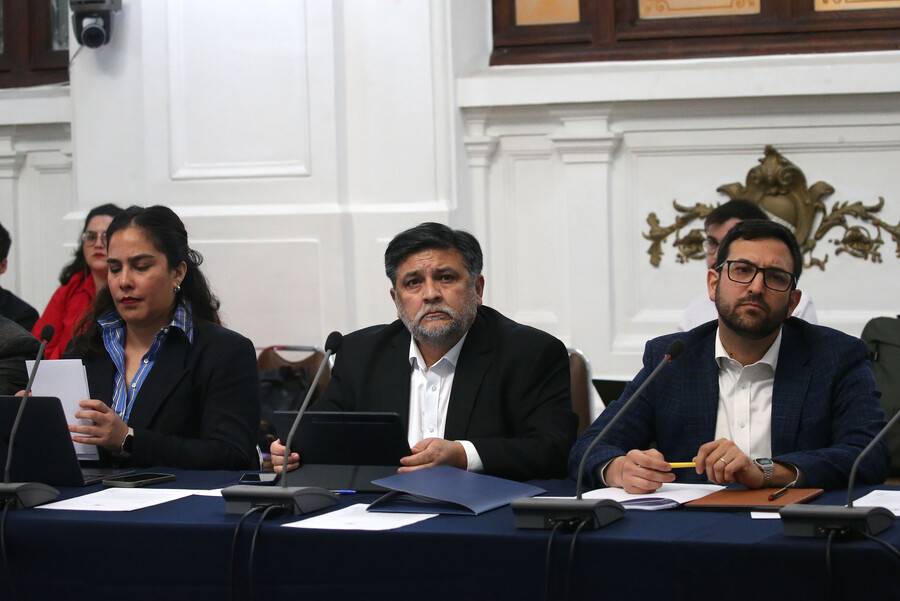 Caso Monsalve: Diputados UDI pidieron la renuncia de Miguel Crispi y Carlos Durán en la comisión ...