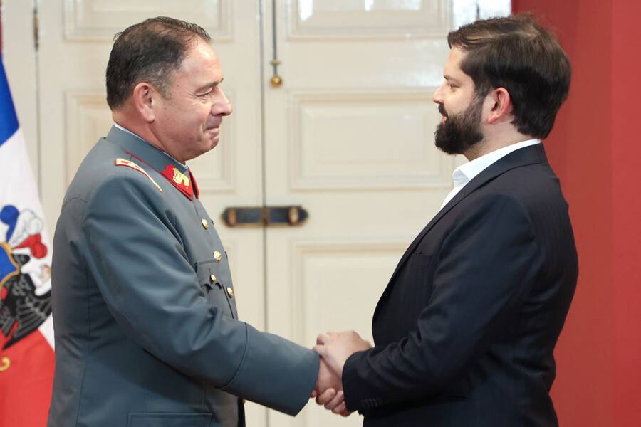 Gobierno designa al general Pedro Varela como nuevo comandante en jefe del Ejército